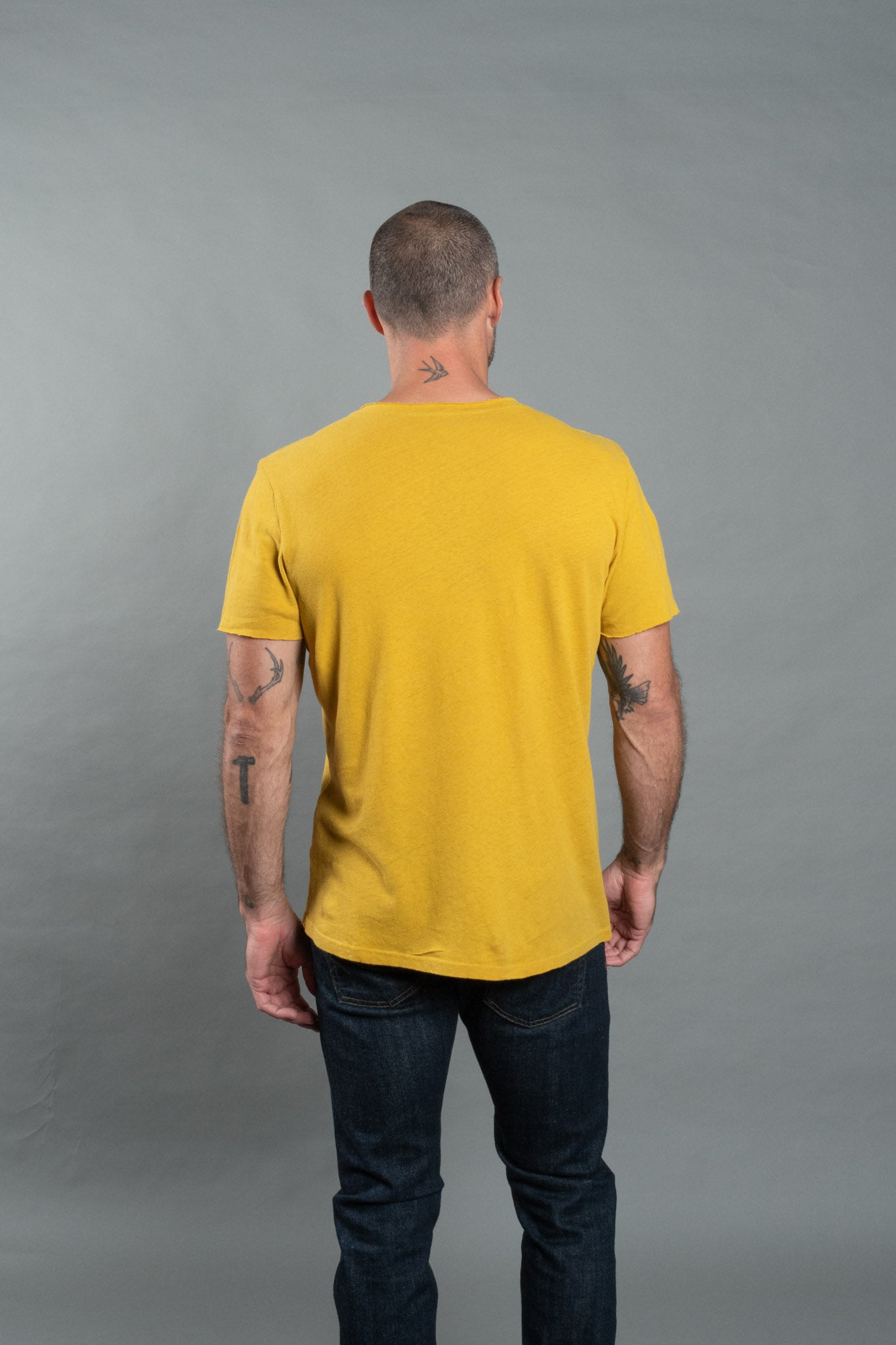 Men's Wallace Raw Neck Cotton Linen Crew Tee – Mika Jaymes