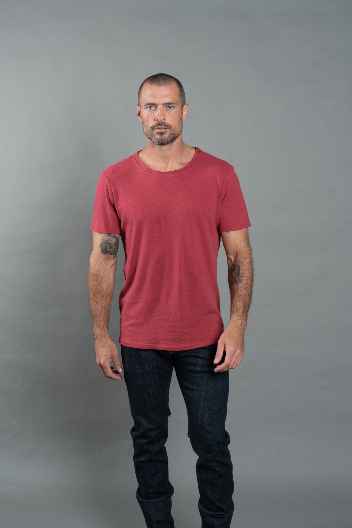 Men's Wallace Raw Neck Cotton Linen Crew Tee – Mika Jaymes