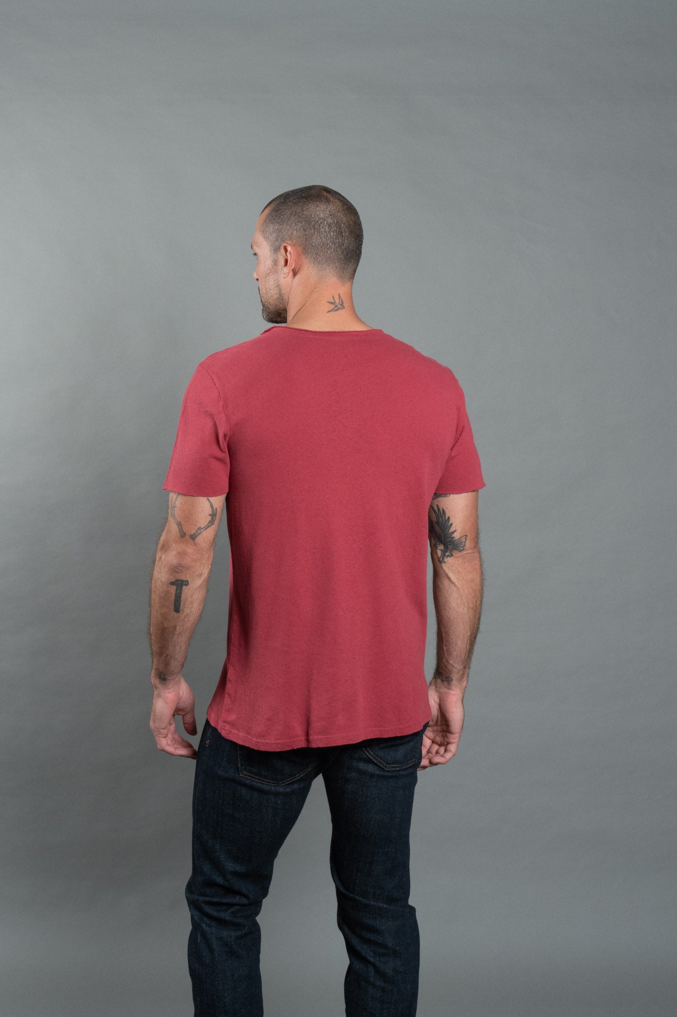 Men's Wallace Raw Neck Cotton Linen Crew Tee – Mika Jaymes