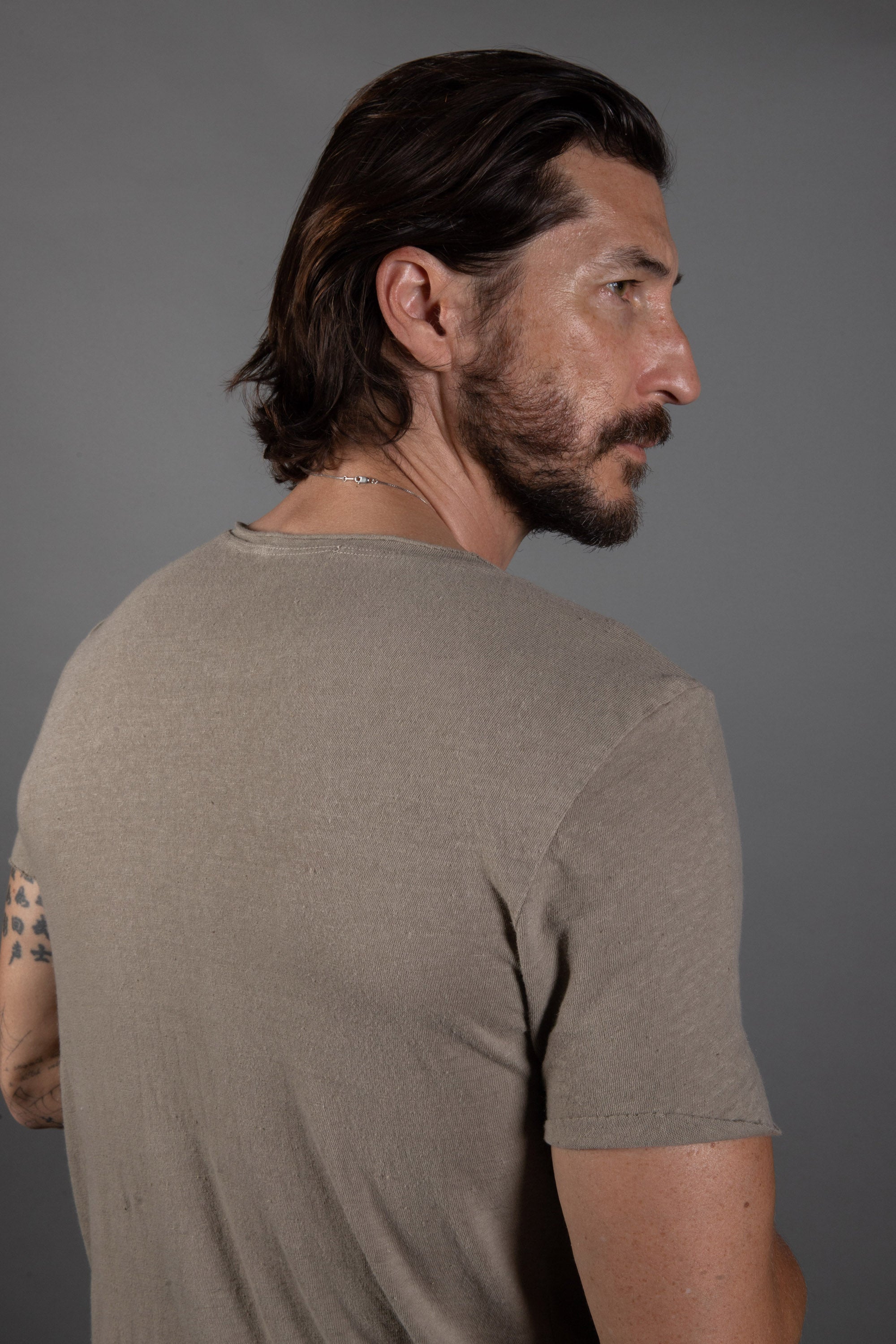 Men's Wallace Raw Neck Cotton Linen Crew Tee – Mika Jaymes