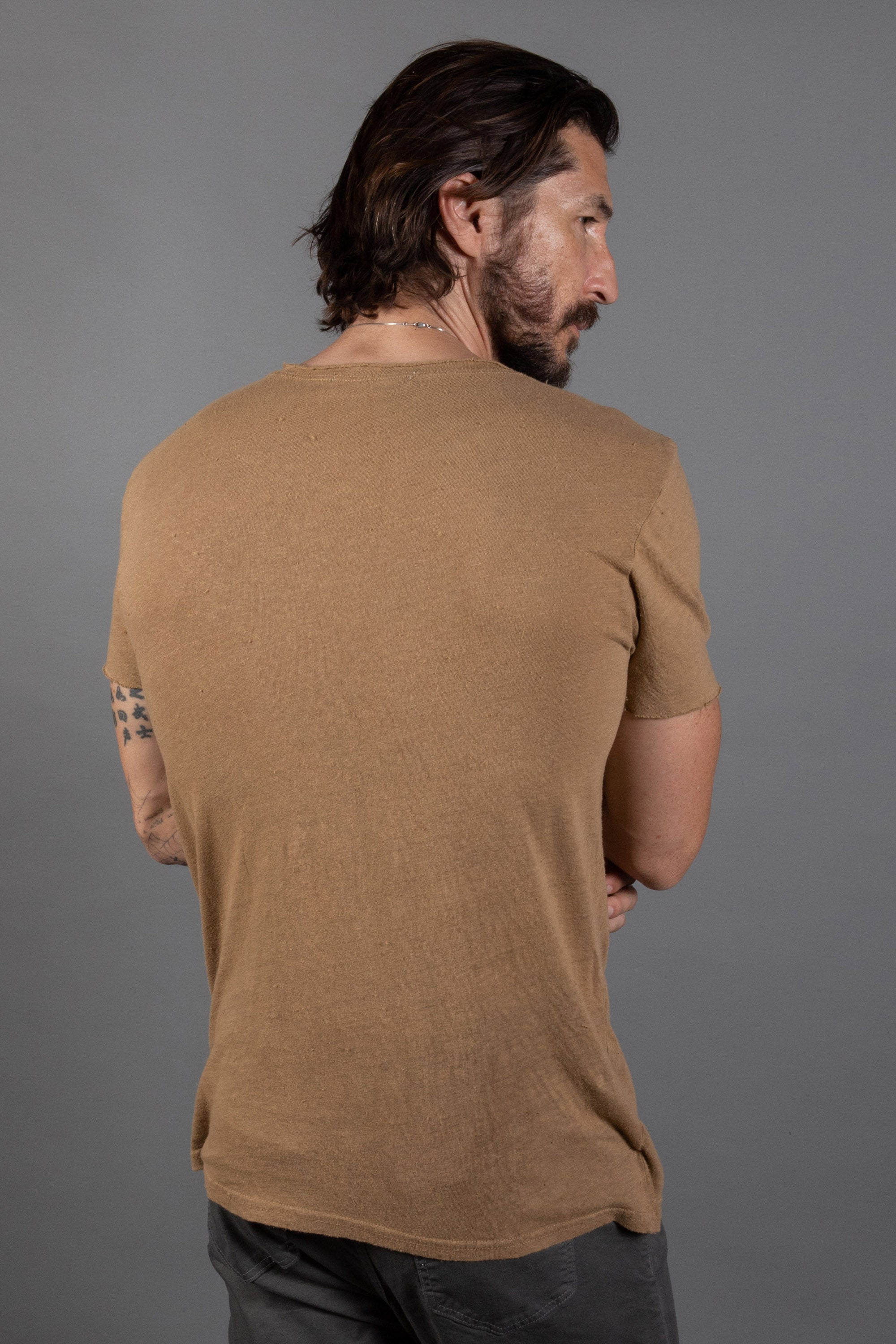Men's Wallace Raw Neck Cotton Linen Crew Tee – Mika Jaymes